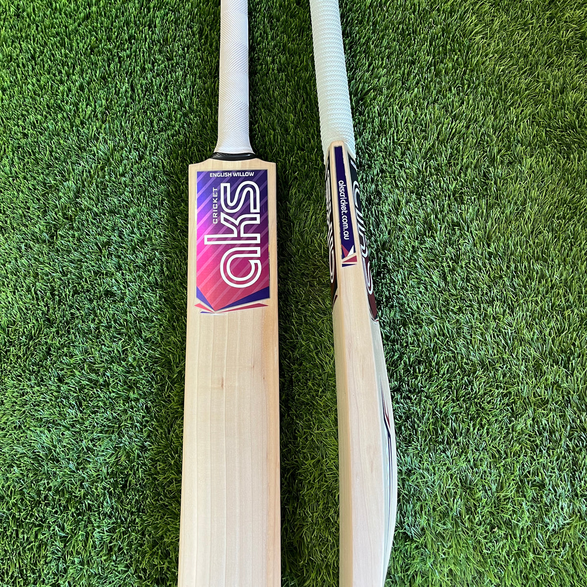 AKS Bat Signature Junior – AKS CRICKET